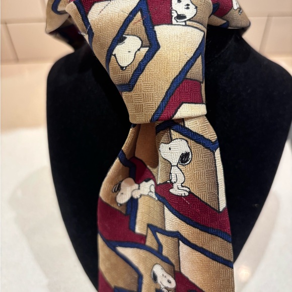 Peanuts | Accessories | Vintage Peanuts Snoopy Silk With Snoopy ...